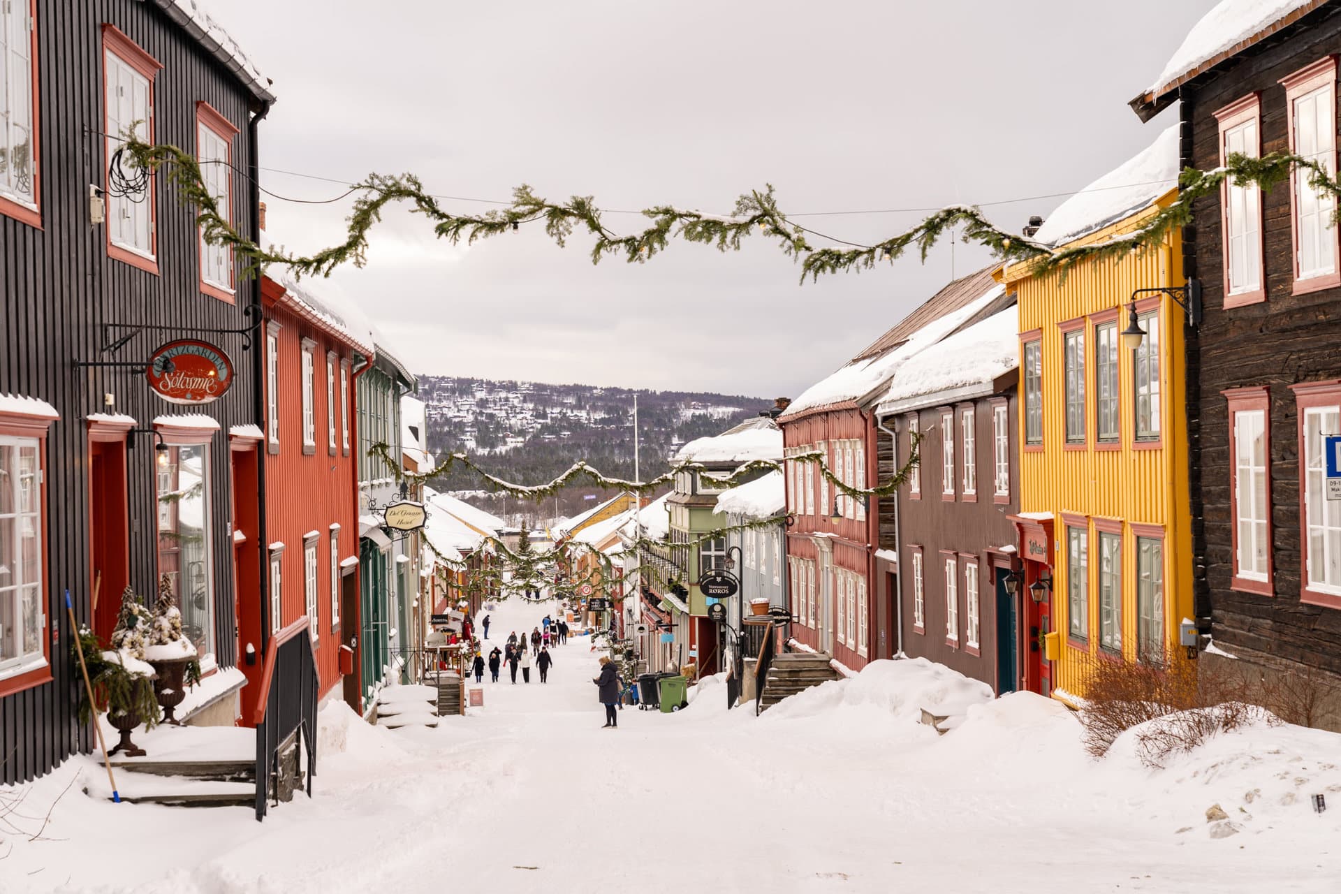 Fall in love with historic Roros: Explore this UNESCO World Heritage ...