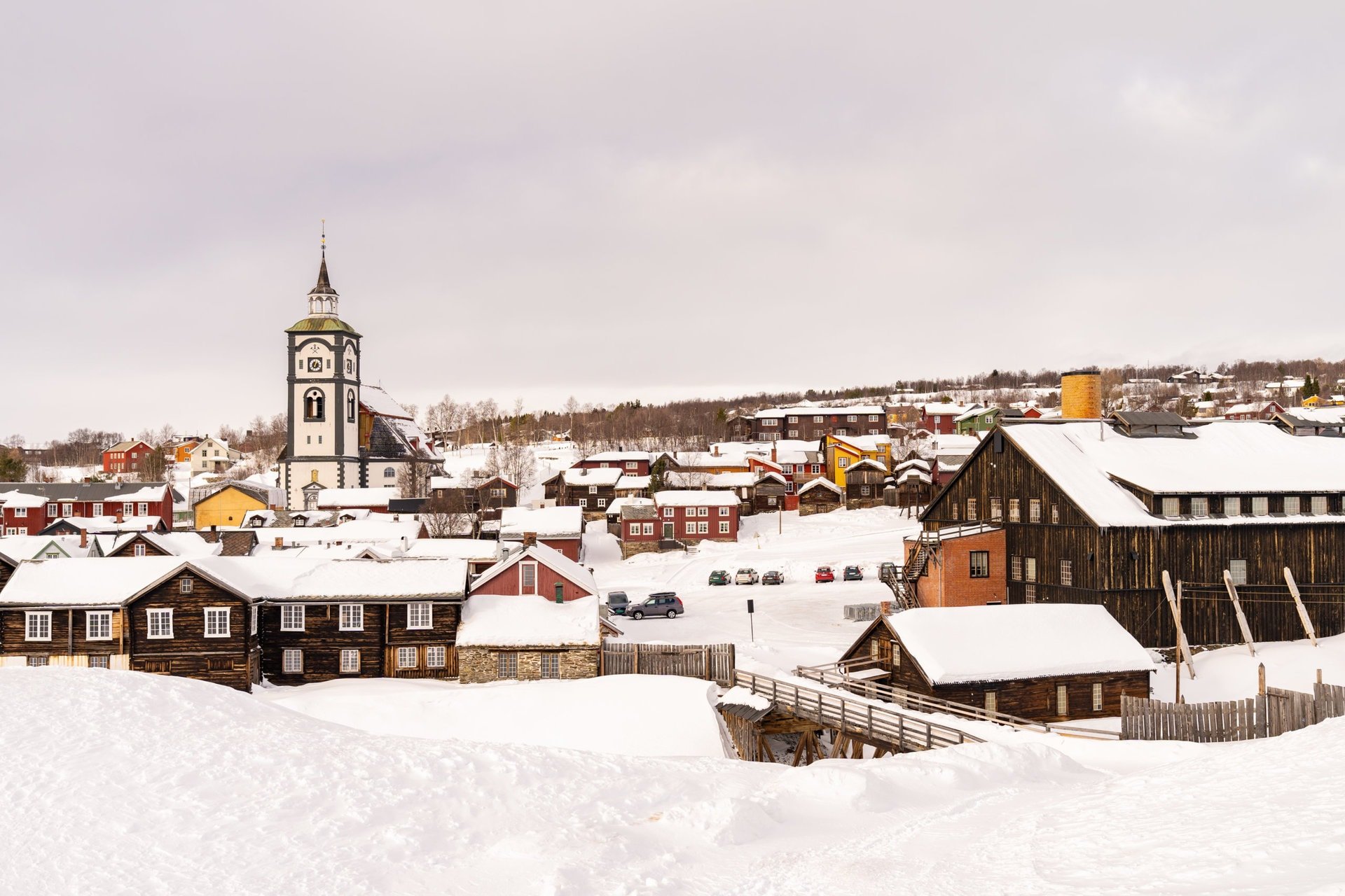 Fall in love with historic Roros: Explore this UNESCO World Heritage ...